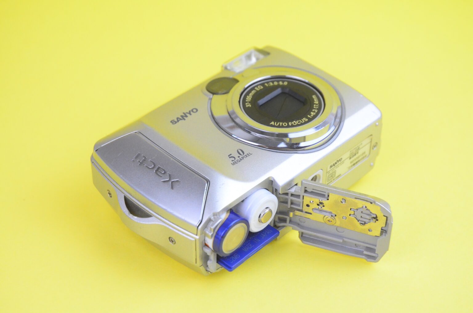 【エモいの撮りたい？】乾電池で動くオールドデジカメが超オススメ！！｜Avi Media